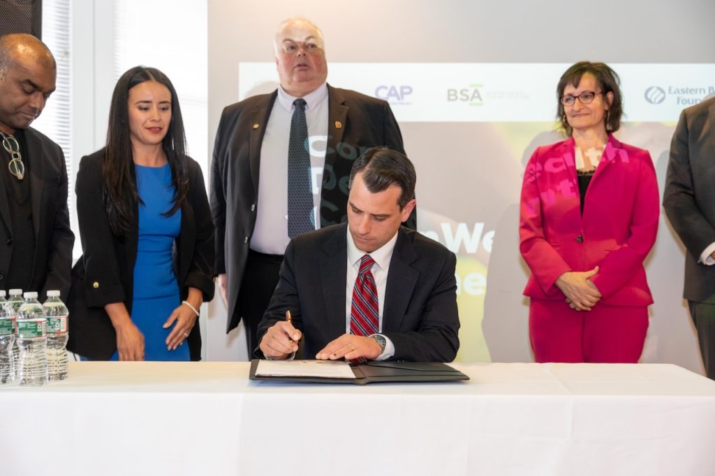 Lynn Mayor Signs Historic Compact Committing to Diversity in Real ...